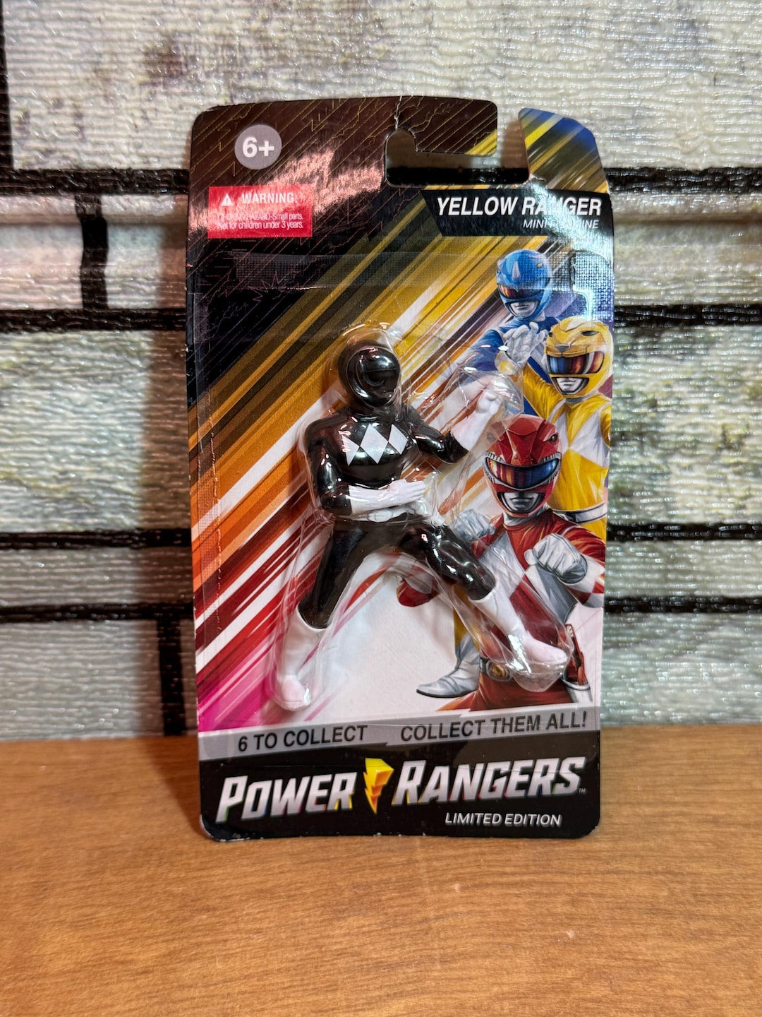Hasbro Power Rangers Mini Figures Black Ranger in Yellow Ranger Box ...