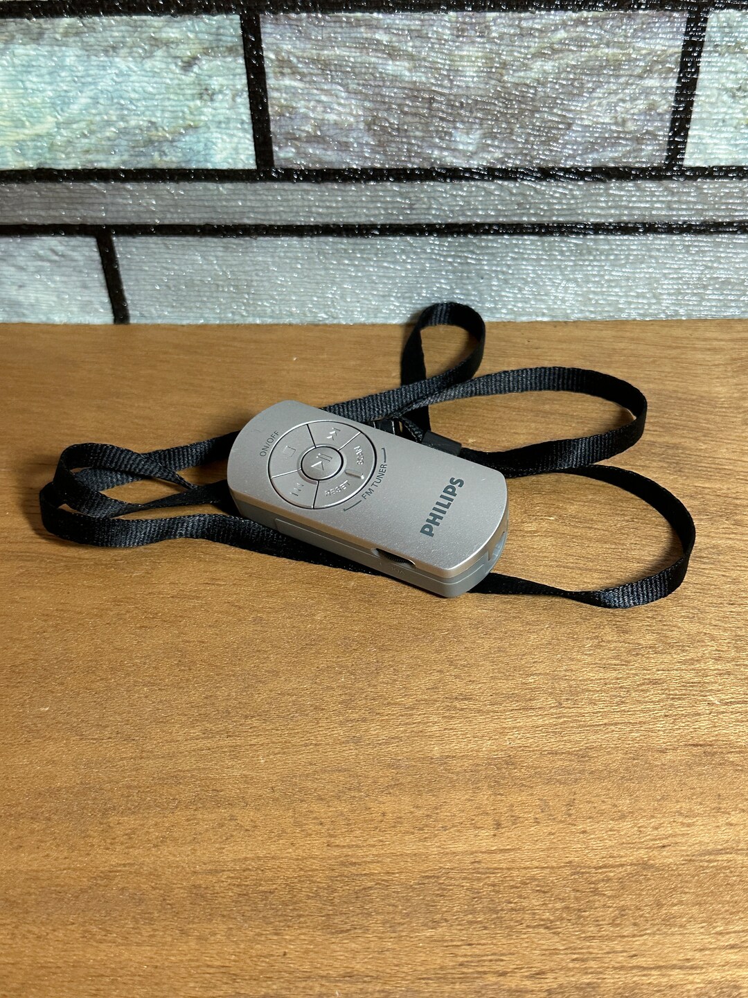 Vintage Phillips Portable AM/FM Radio, Battery Powered - Etsy