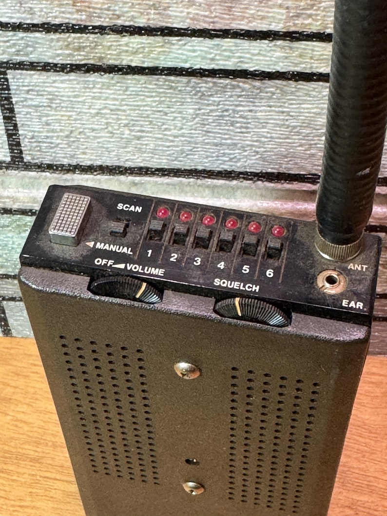 Realistic UHF 6 Channel Police Pocket Scanner W HPD Frequency Clock ...