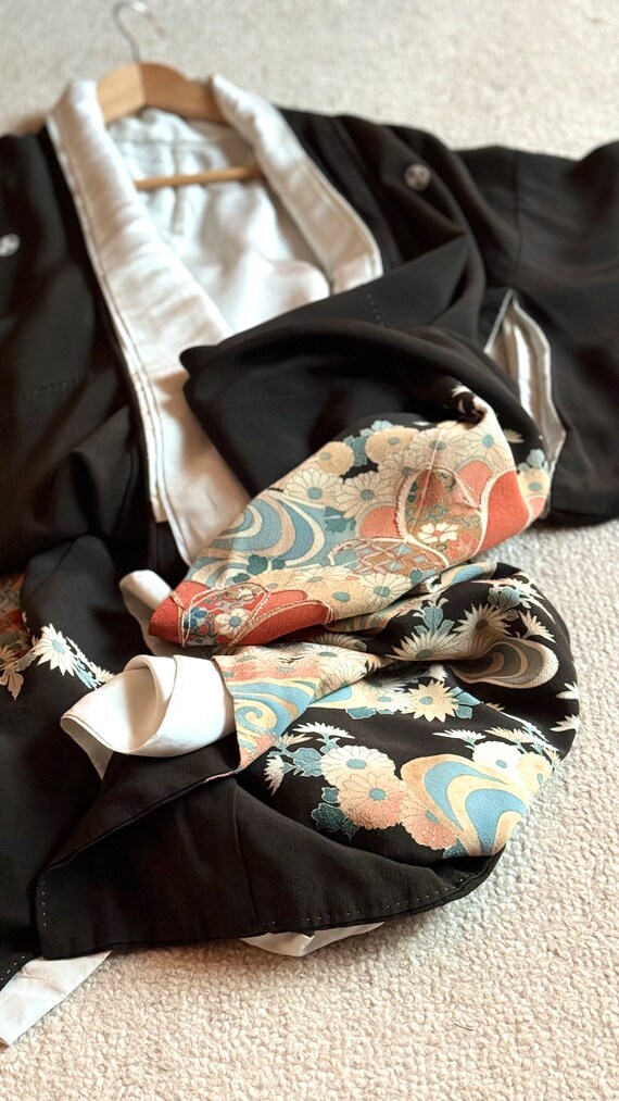 1970s Japanese Black and White Dragon Robe/Jacket - Gem