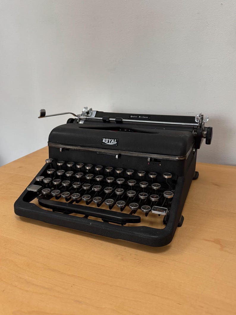 Vintage 1947 Royal Quiet De Luxe Portable Typewriter With Case Working ...