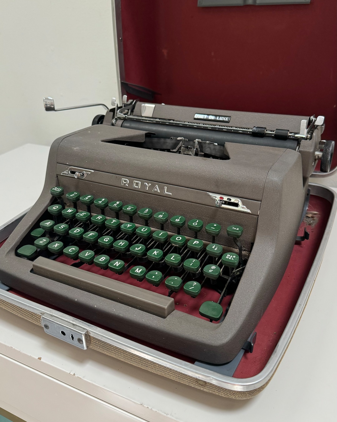 1950's Royal Quiet Deluxe Magic Margin Manual Typewriter With Original ...