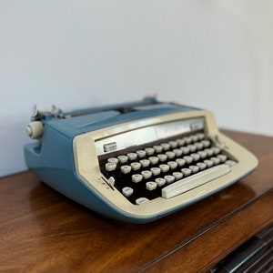 1970s Royal Sabre Typewriter - Etsy