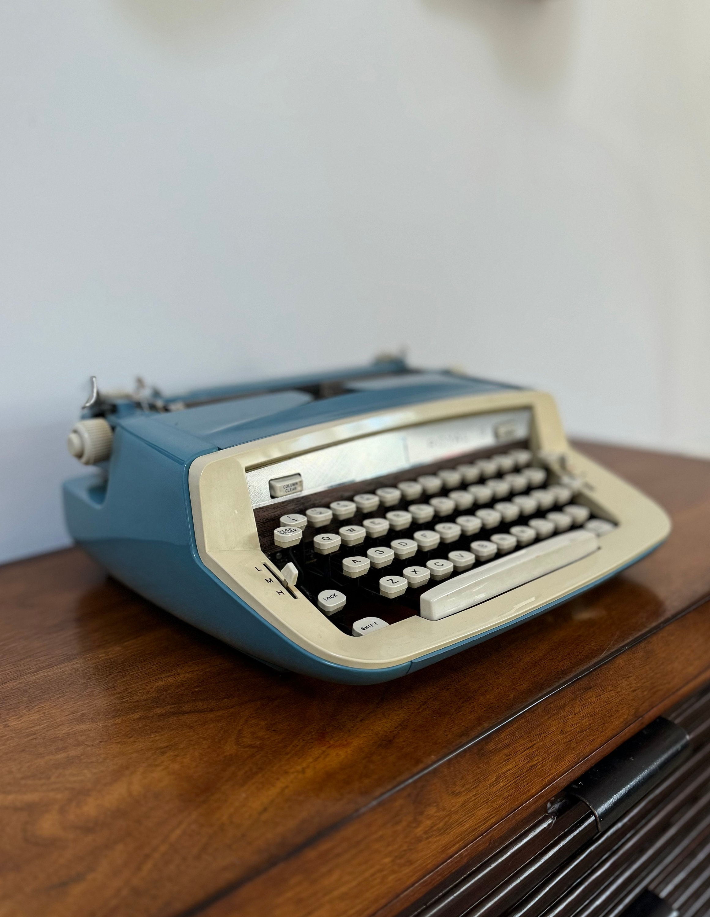 1970s Royal Sabre Typewriter - Etsy