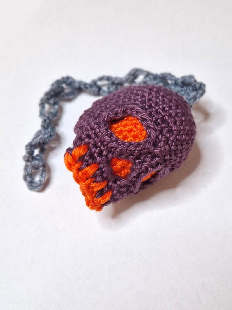 Mini Skull Crochet Pattern - Spooky Halloween Decor With Link Chain ...