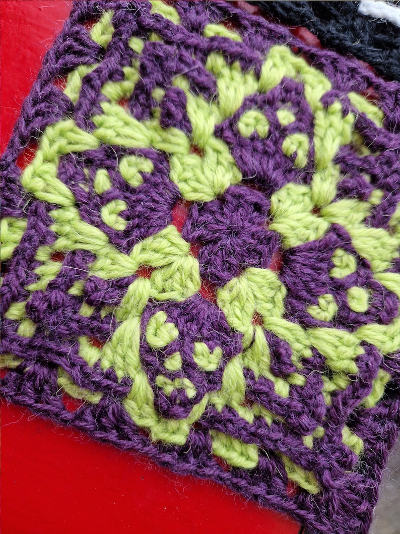 Skull Yard Granny Square Crochet Pattern - Spooky Gothic Skull & Bones ...