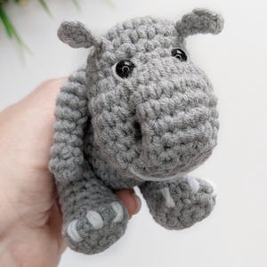 Learn to Crochet KIT, Amigurumi Hippo DIY Kit for Beginners - Etsy