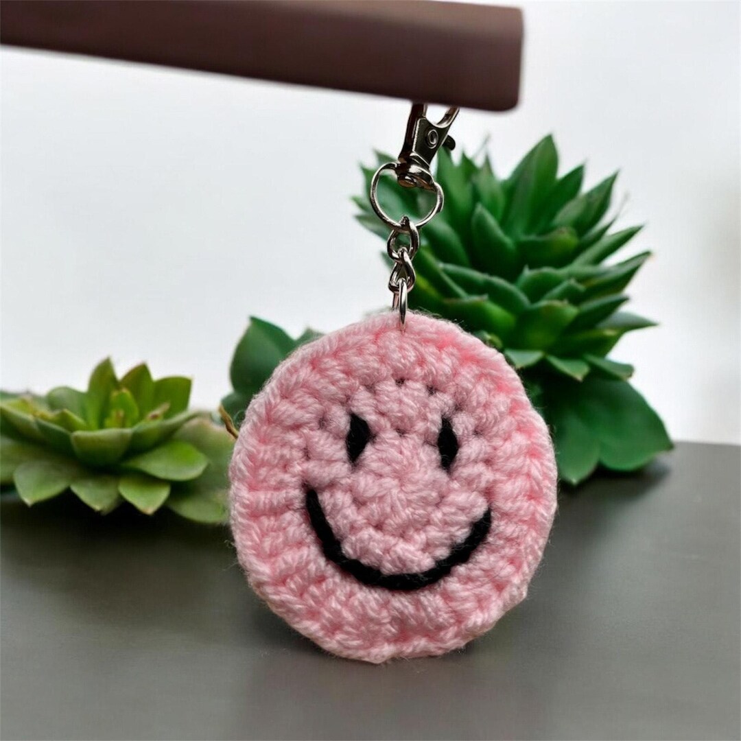 Smiley Face Emoji Keyring Crochet Christmas Gift, Handmade Smiley Gift ...