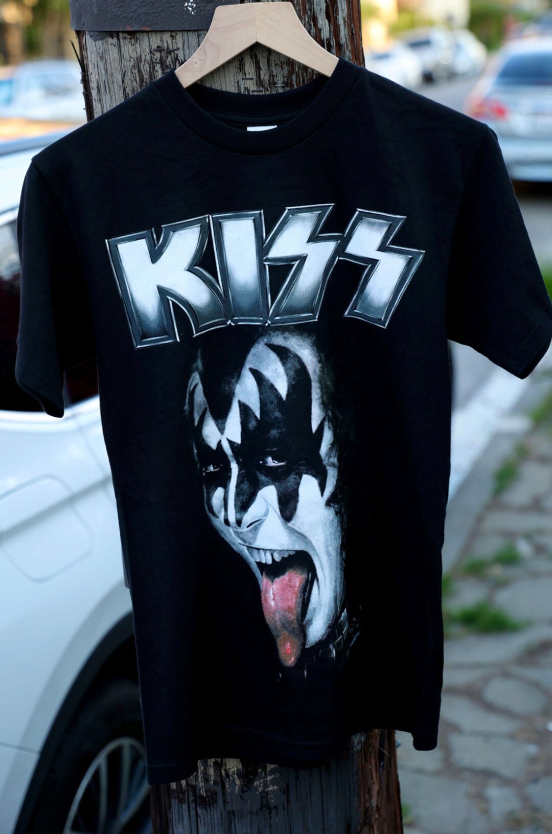 Unisex Kiss T-shirt - Etsy