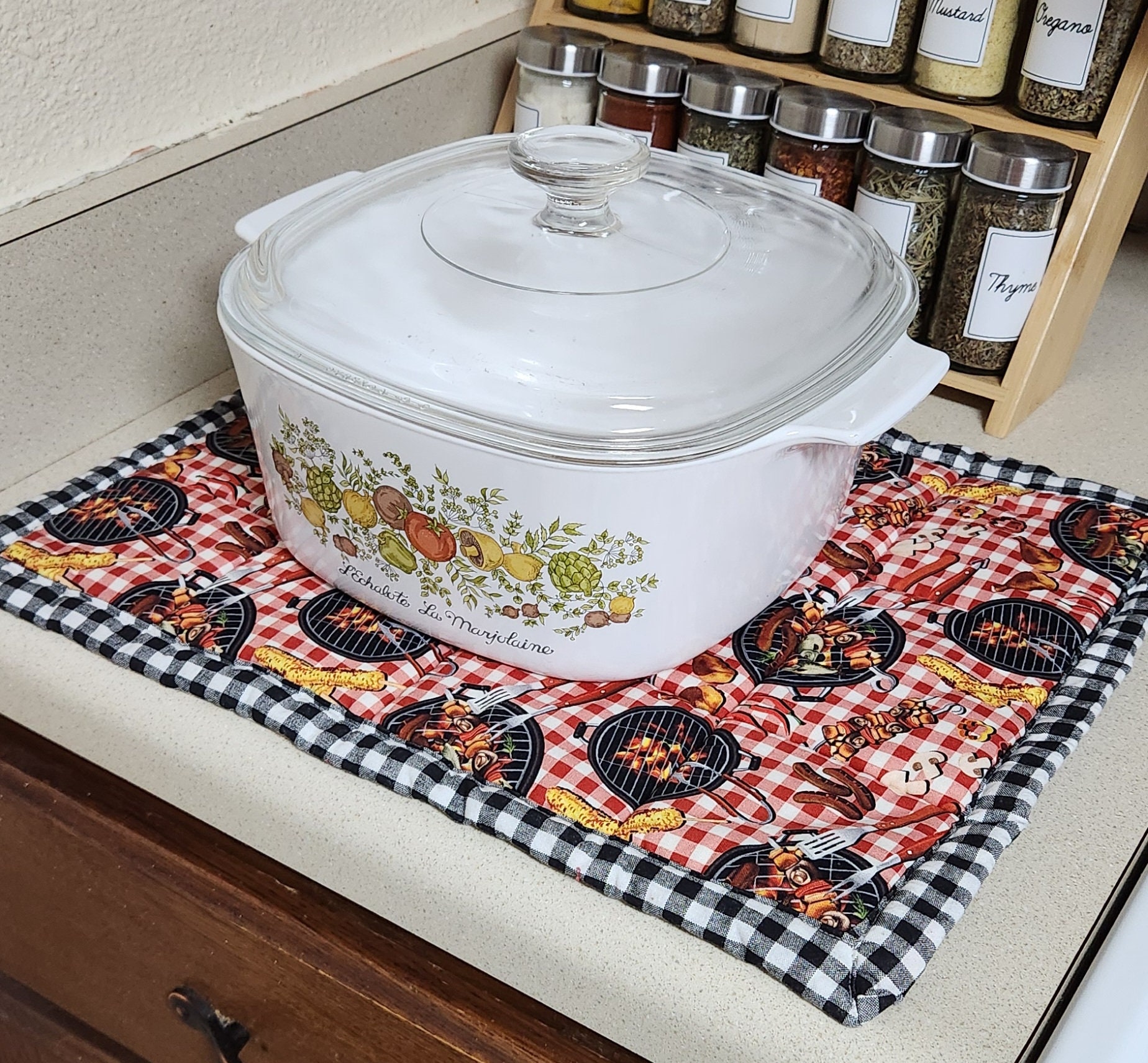 Oversized Kitchen Hot Pad With BBQ Grills and a Checkered Pattern - Etsy