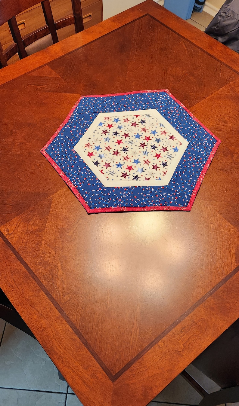 Handcrafted Red White Blue Octagon Table Topper Patriotic Quilted ...