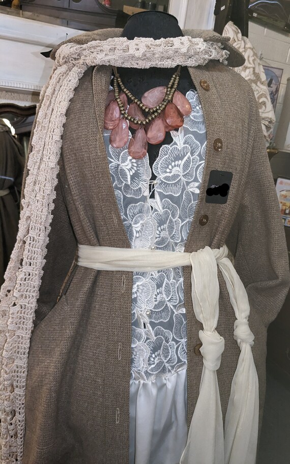 Fabulous Vintage Tweed Trench Coat size small - Gem