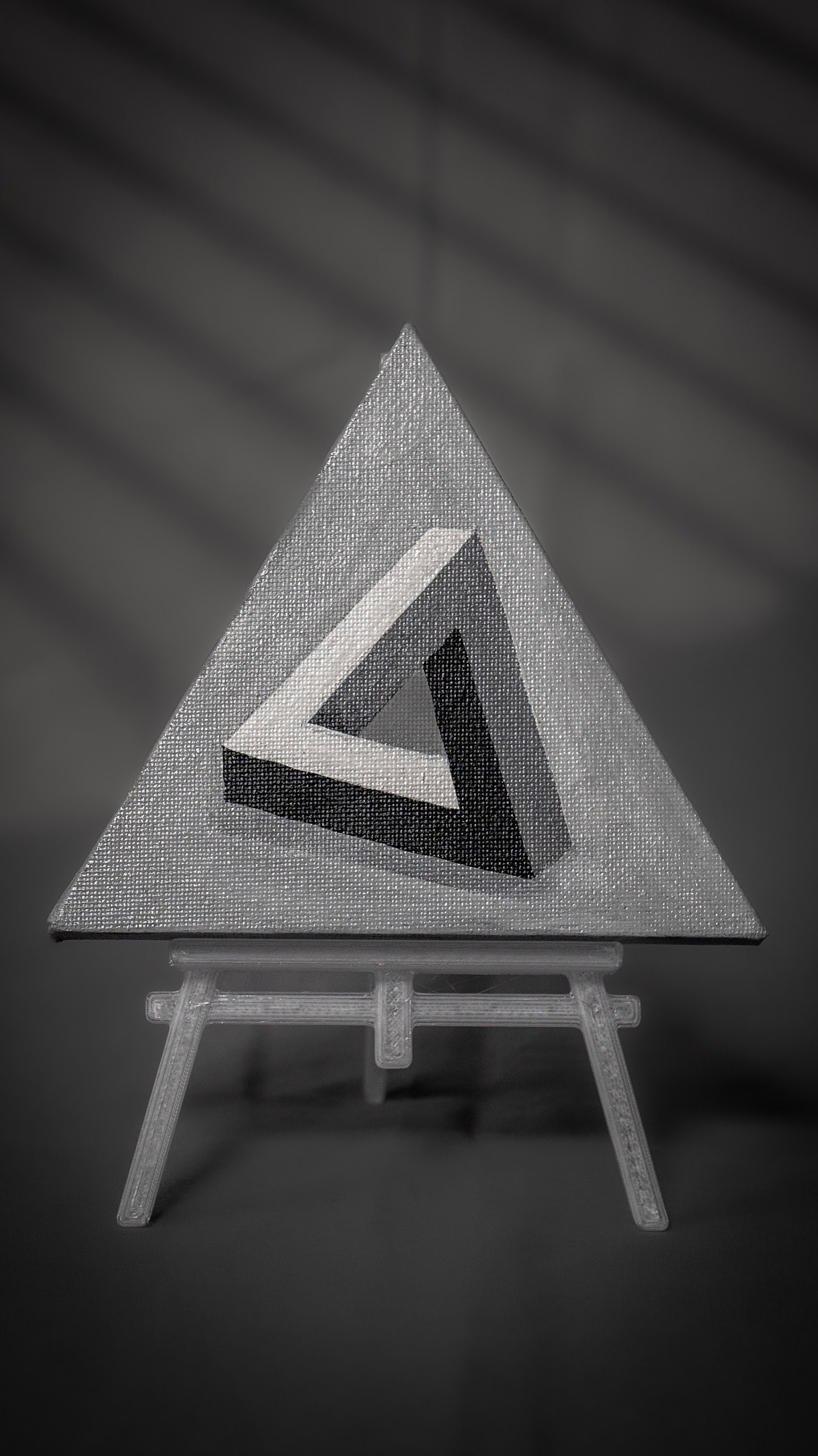 Impossible Object | Optical Illusion | Penrose Triangle | Geometric ...