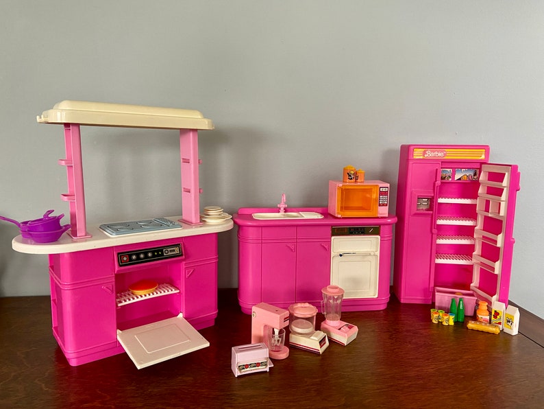 1990s Barbie Kitchen Set - Vintage Mattel - Kitchen, Oven, Microwave ...
