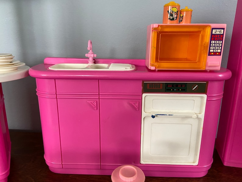 1990s Barbie Kitchen Set - Vintage Mattel - Kitchen, Oven, Microwave ...