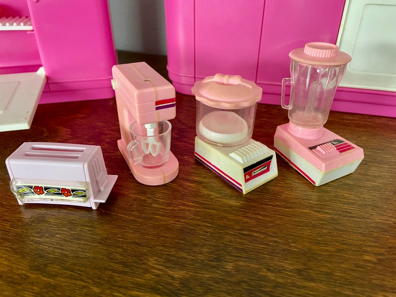 1990s Barbie Kitchen Set - Vintage Mattel - Kitchen, Oven, Microwave ...