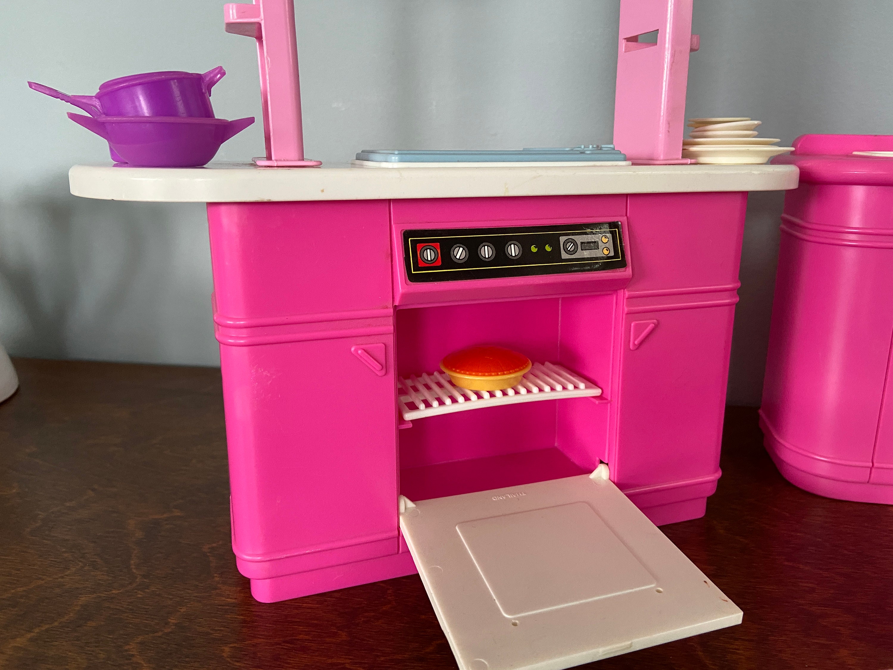 1990s Barbie Kitchen Set - Vintage Mattel - Kitchen, Oven, Microwave ...