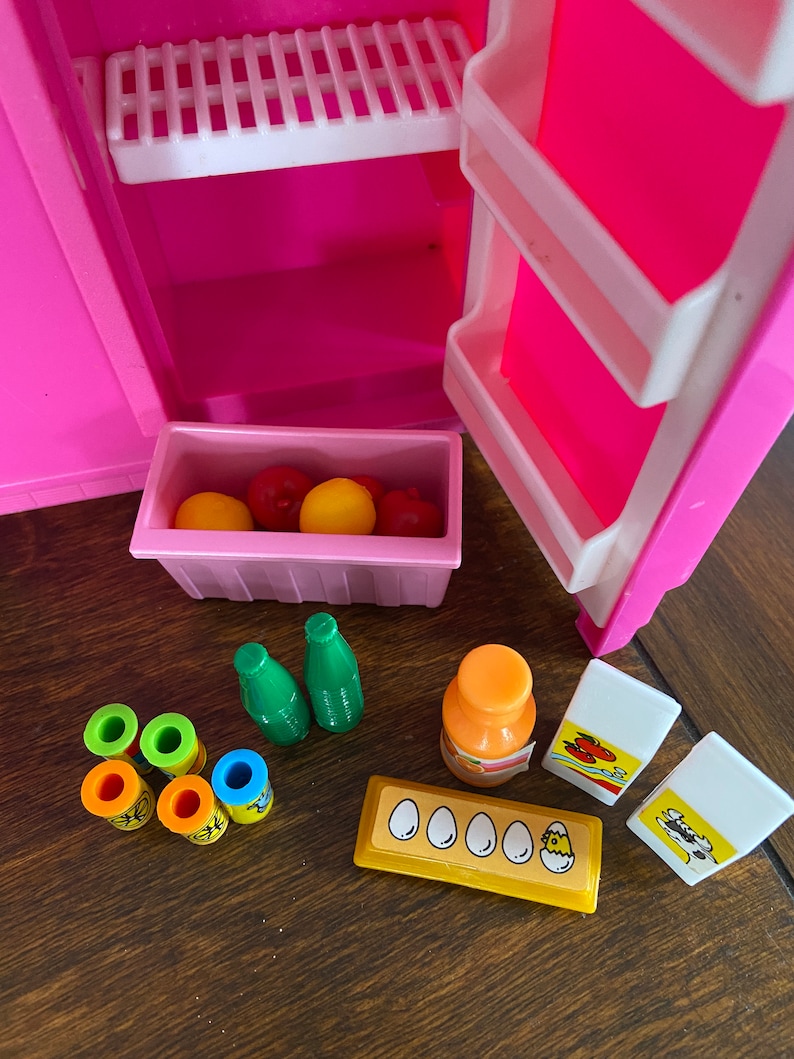 1990s Barbie Kitchen Set - Vintage Mattel - Kitchen, Oven, Microwave ...