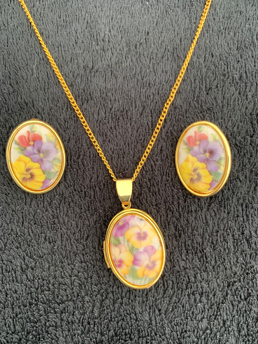 Old Fashioned Locket Necklace With Matching Clip on Earrings - Etsy