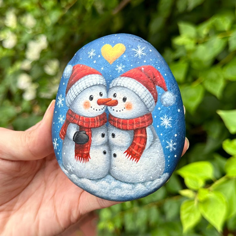 Hand-painted Snowman Couple Stone – Christmas Decor, Romantic Gift ...