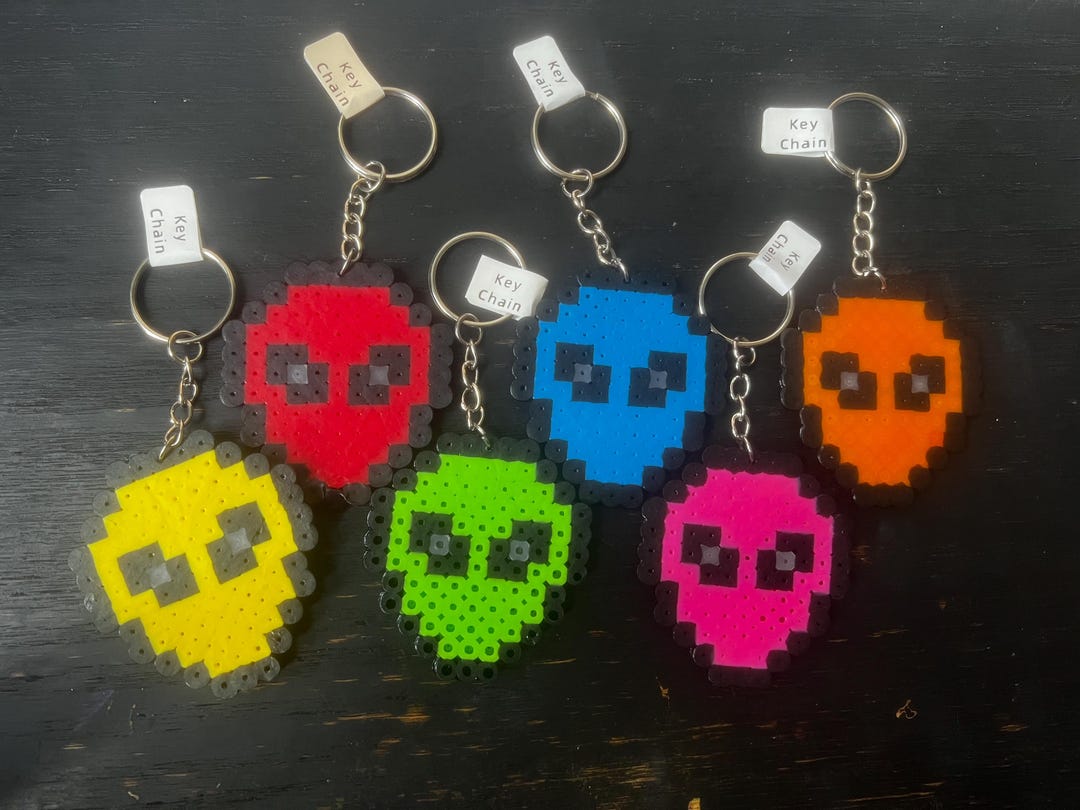 Alien Head Keychain / Cute Keychain Accessories / Gift Ideas / Eternal ...