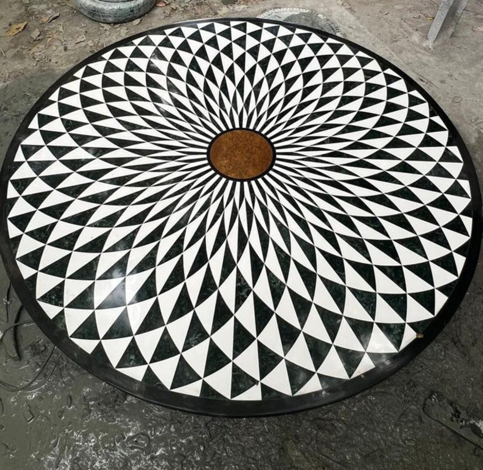 Round Marble Inlay Tabletop With Semiprecious Stones - Unique Decor ...