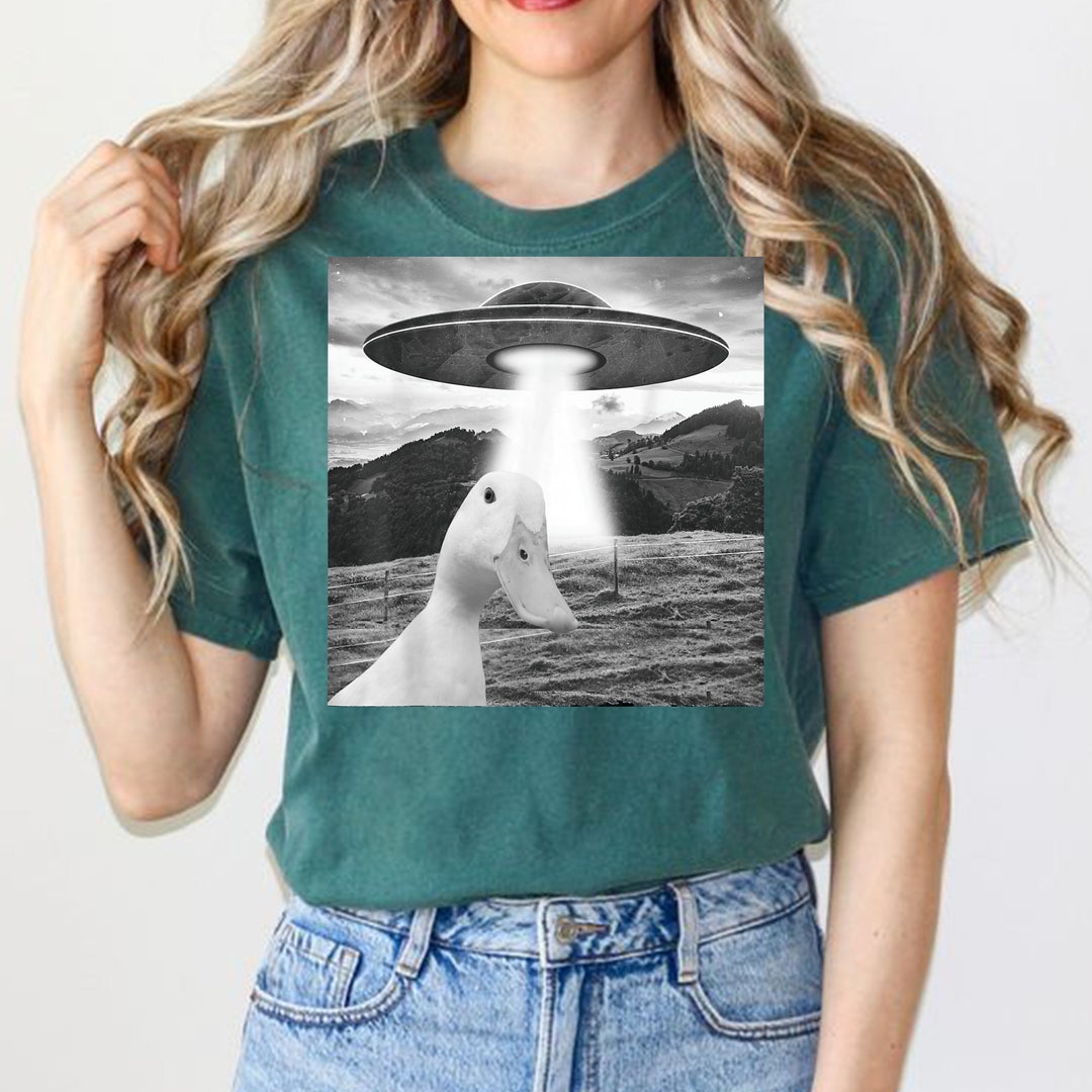 Alien Duck UFO Duck Selfie With UFO Alien Duck Funny Meme T-shirt1022 ...