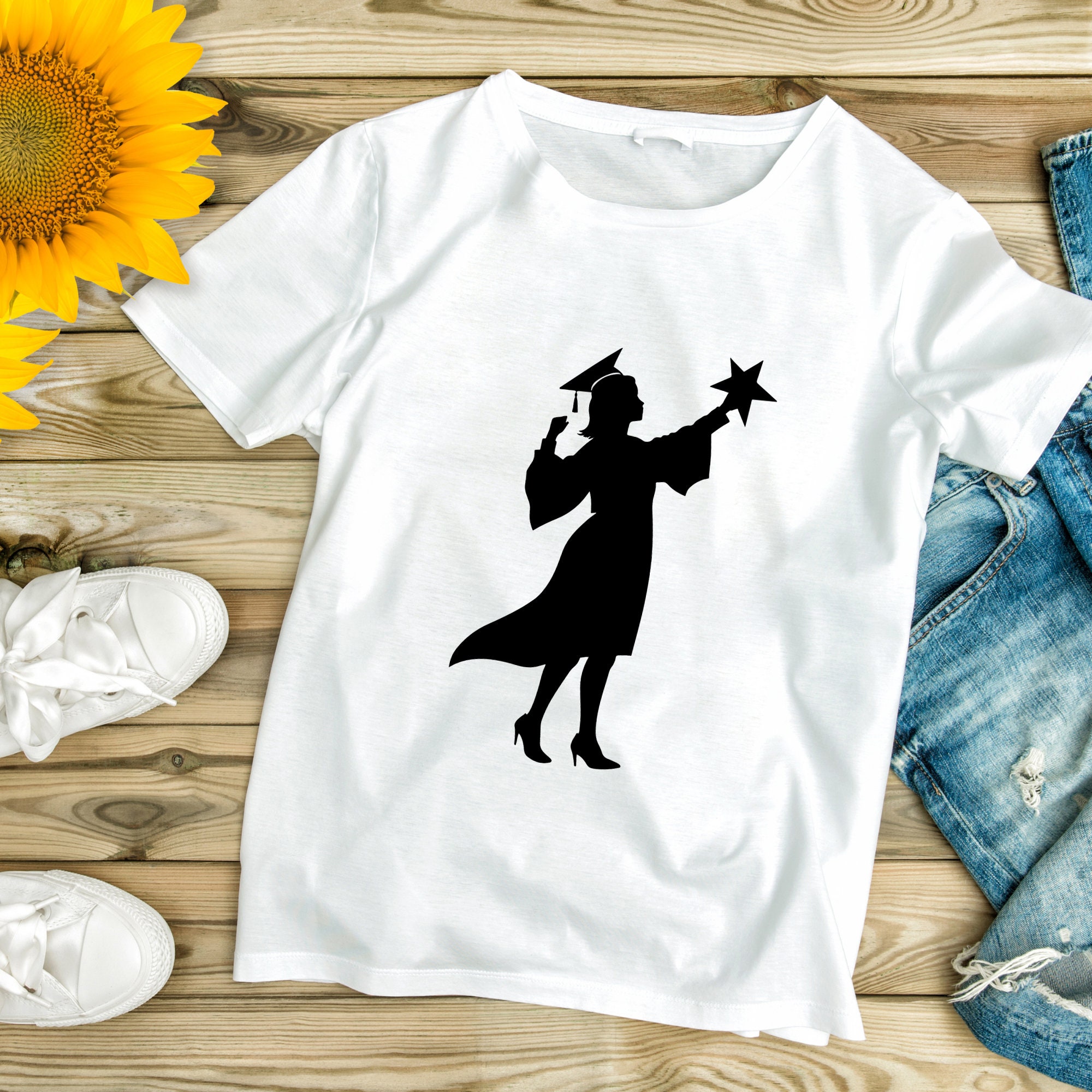 Graduating Girls, Students Graduation, Graduation Cap SVG, Graduate ...