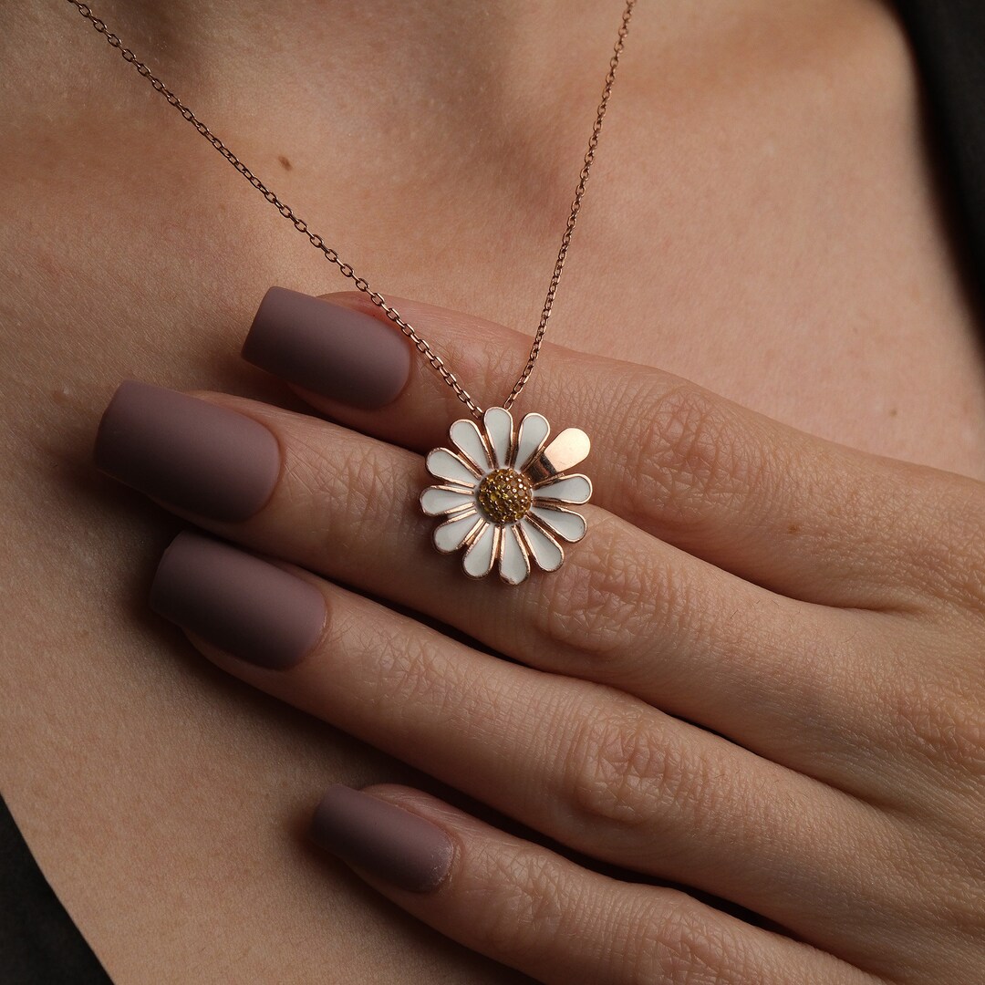 Minimalist Gold Daisy Necklace, 14K Gold Plated Daisy Necklace, Flower ...