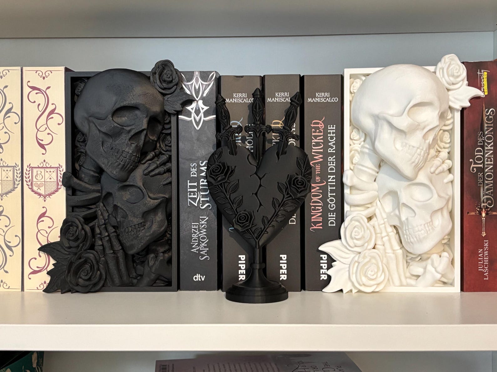 Black Heart Sculpture With Swords – Gothic Decor With Roses & Crack ...