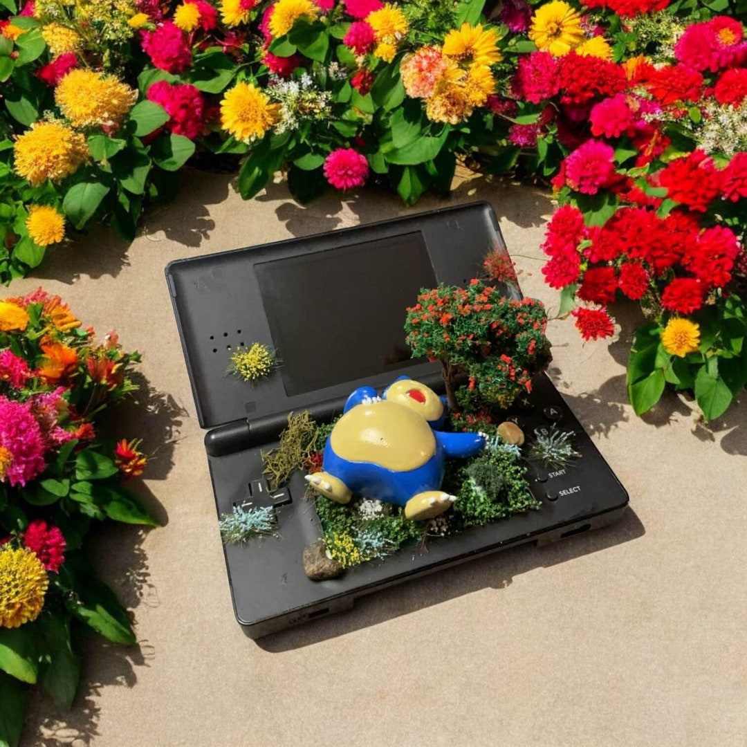Snorlax Diorama on Vintage Nintendo DS | Perfect Gift for Pokémon Fans ...