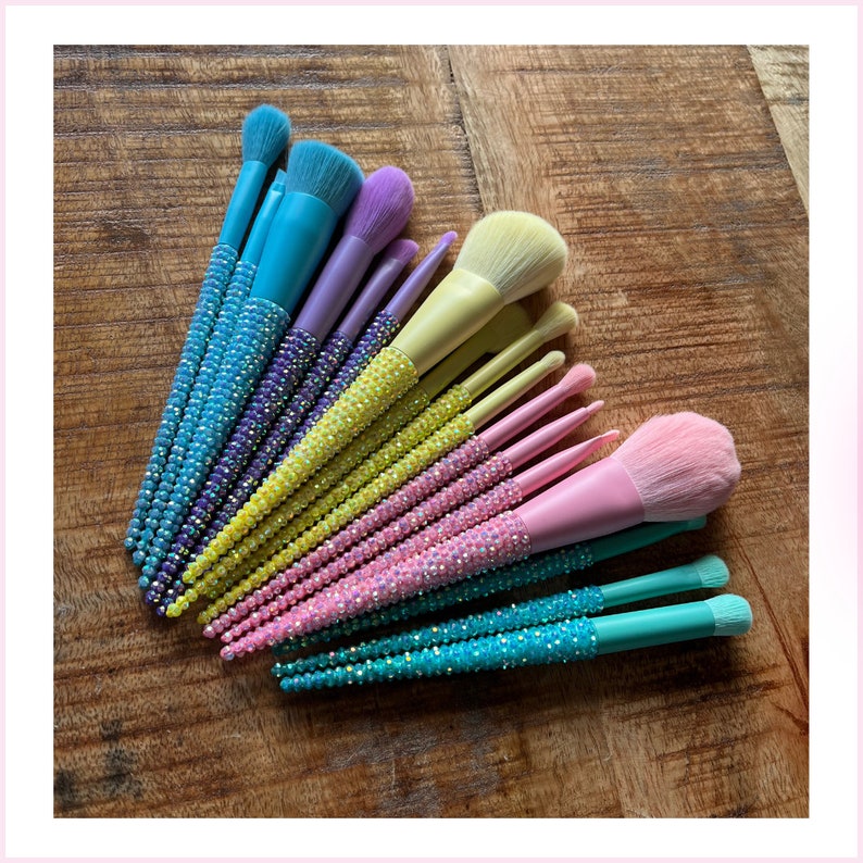 Make up Brush Set (17), Pastel Colors, Powder Brush, Foundation Brush ...