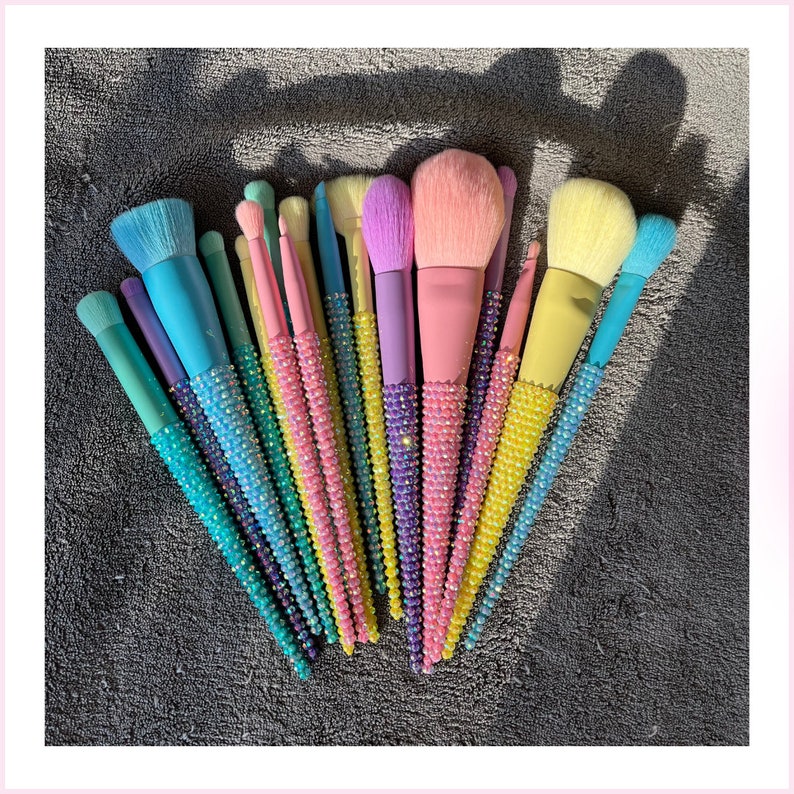 Make up Brush Set (17), Pastel Colors, Powder Brush, Foundation Brush ...