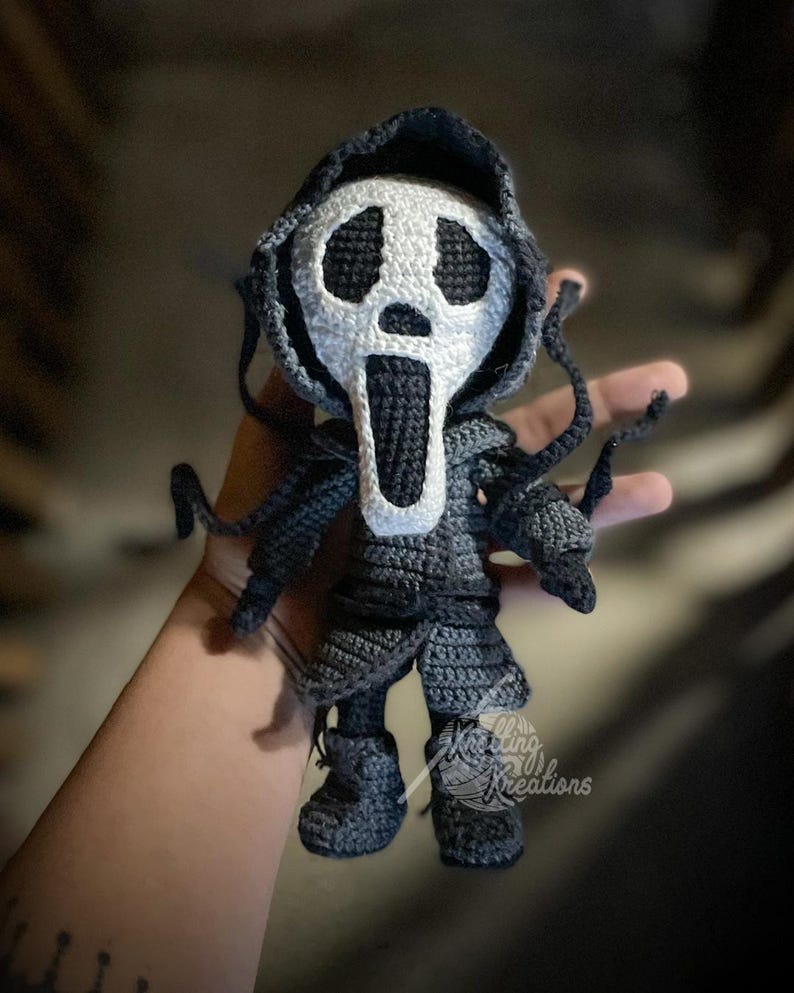 Crochet Pattern - the Hidden Caller - Classic Horror Mask DBD Amigurumi ...