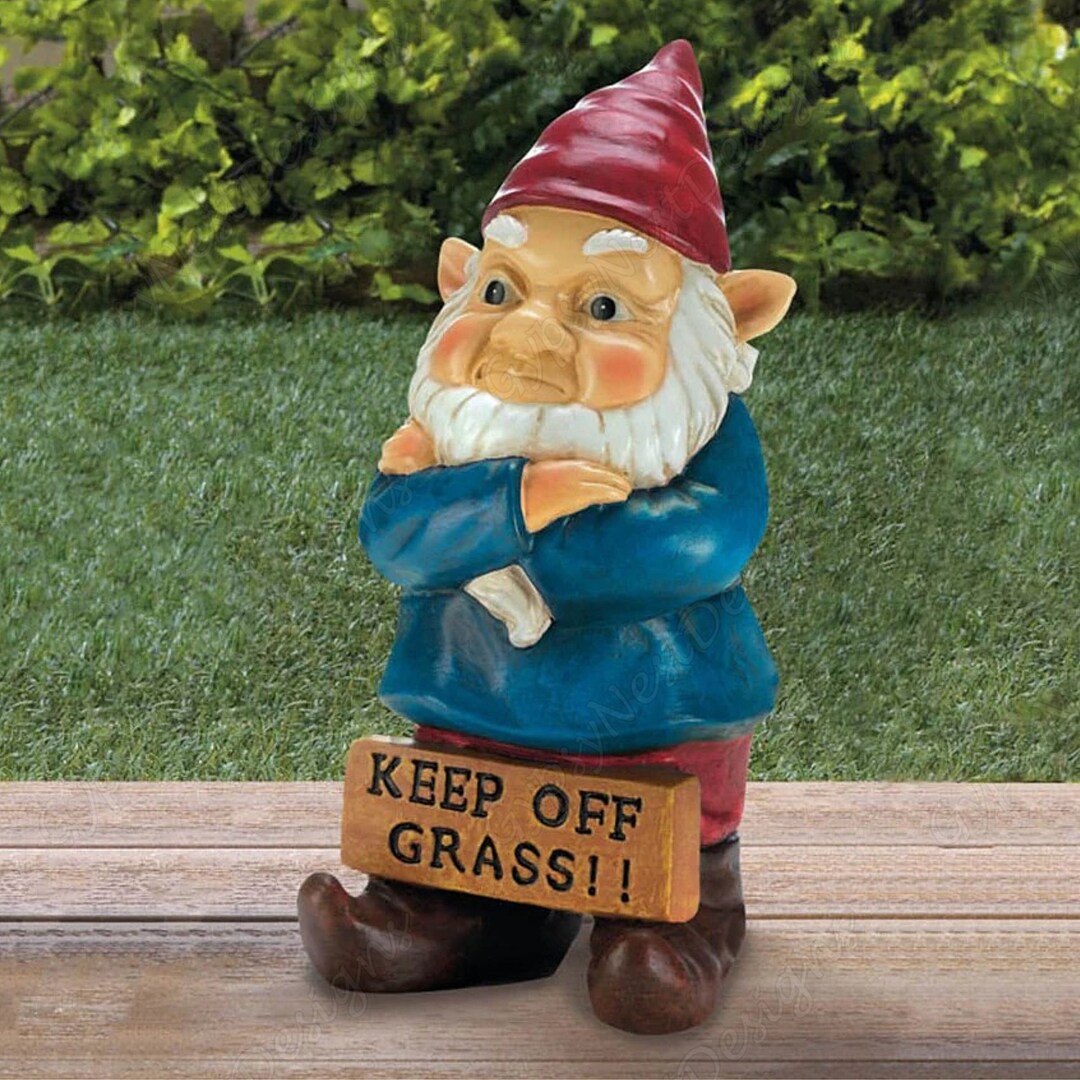Garden Gnome Holding KEEP OFF GRASS Sign 10h, Grumpy Gnome Figurine ...