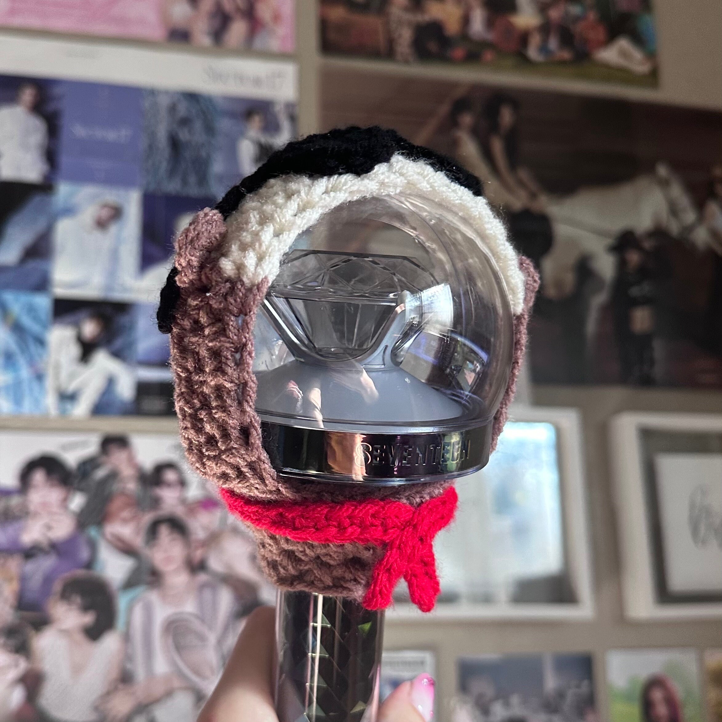 Crochet Pi Cheolin Otter Lightstick Cover (caratbong) | Dino, Seventeen ...