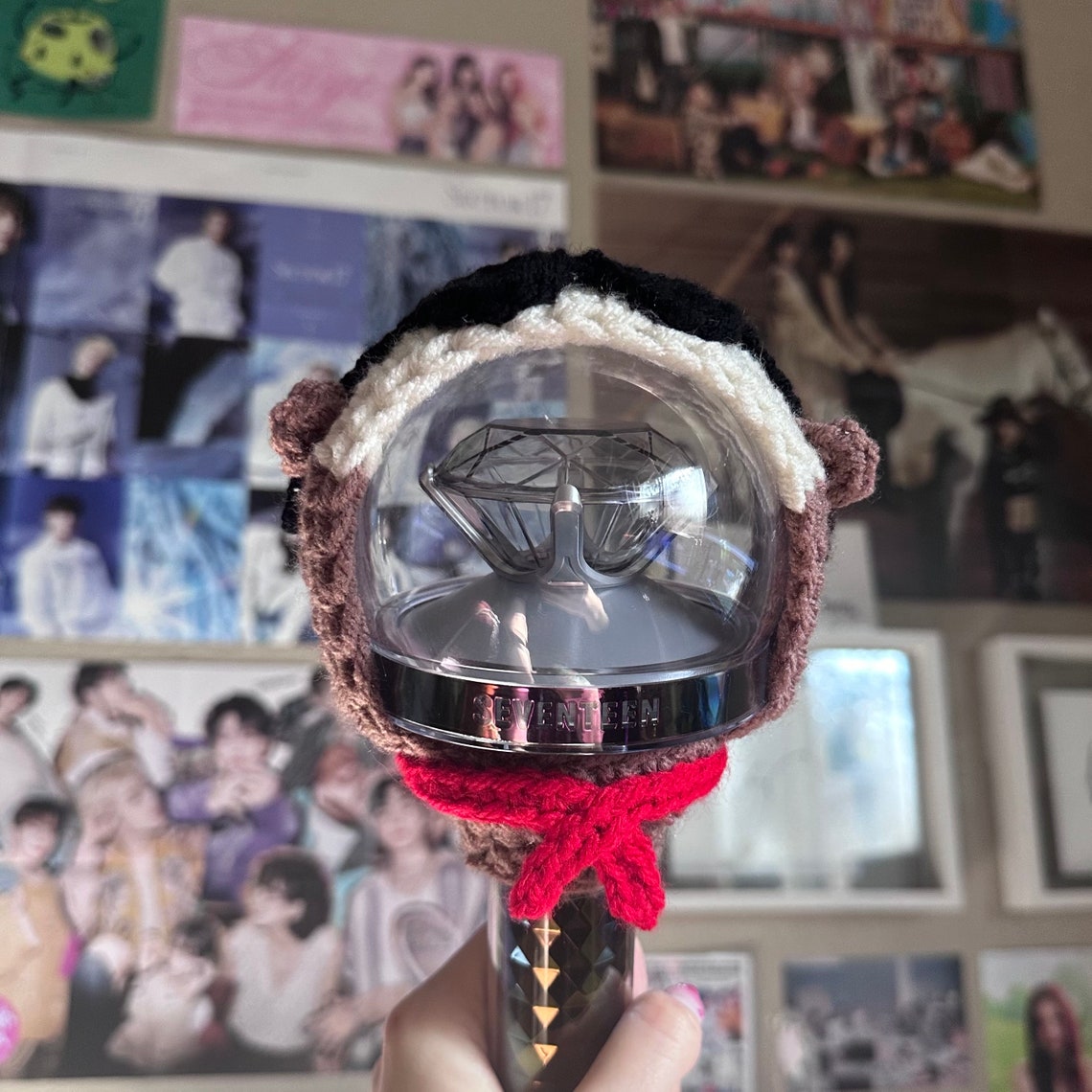 Crochet Pi Cheolin Otter Lightstick Cover (caratbong) | Dino, Seventeen ...