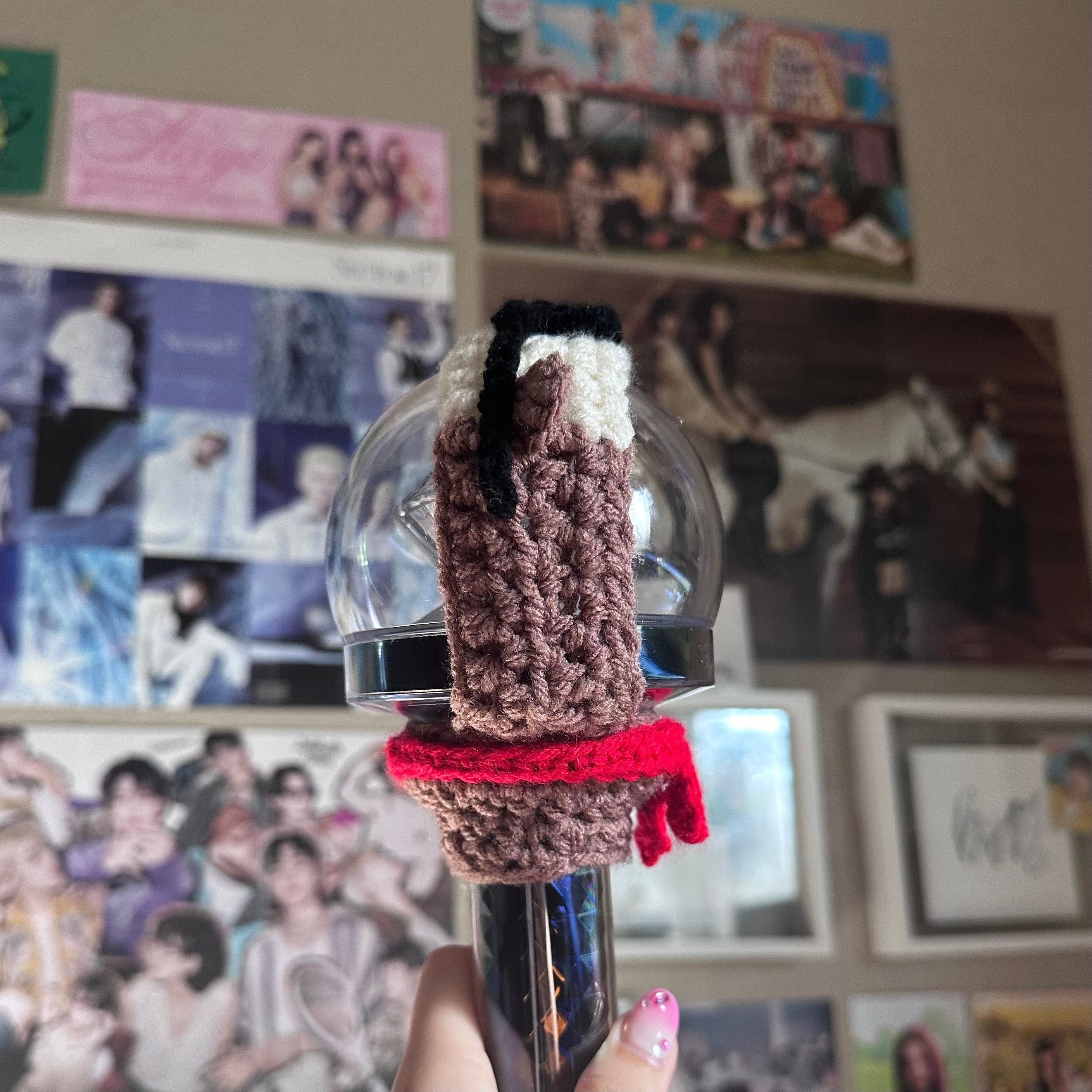 Crochet Pi Cheolin Otter Lightstick Cover (caratbong) | Dino, Seventeen ...