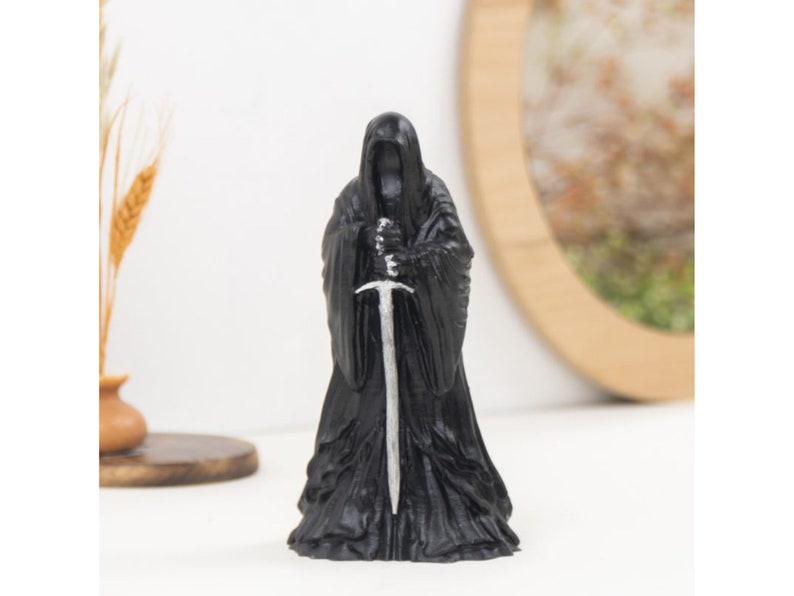 Hand-colored Nazgul Figurine 16cm Tall Polymer & Resin Mix Middle-earth ...