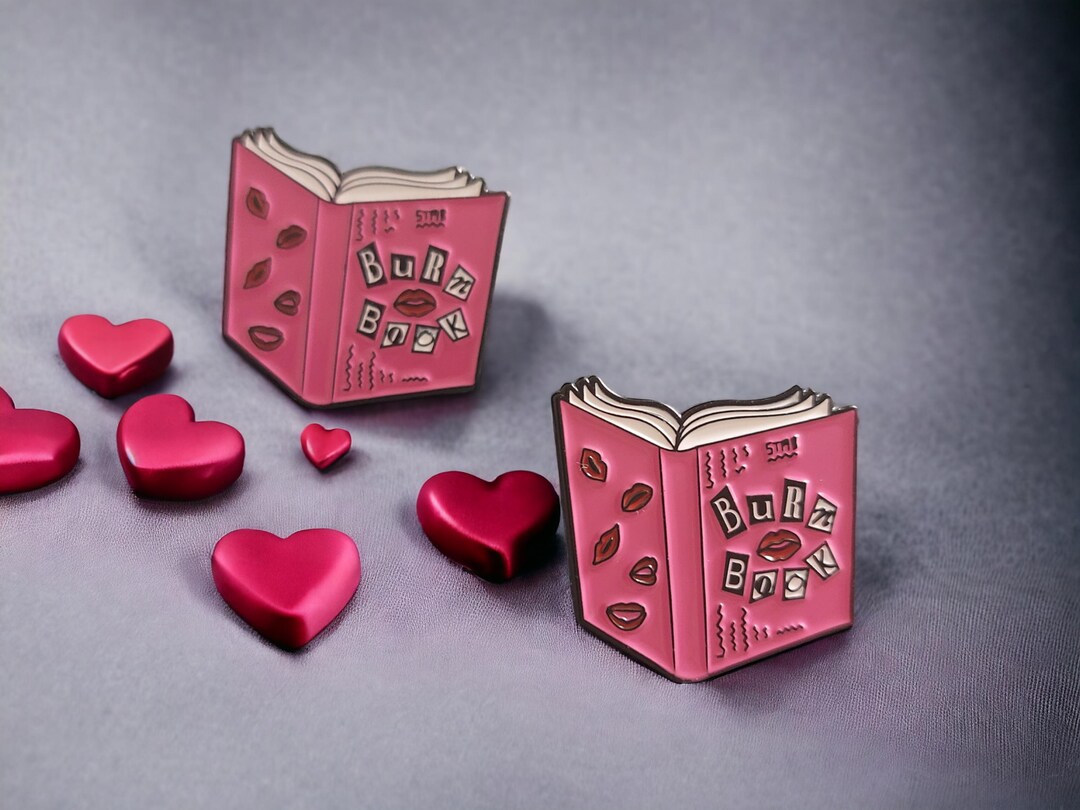 Anstecker Mean Girls Burn Book Pin Rot Girls Club Vorsicht Bissig ...