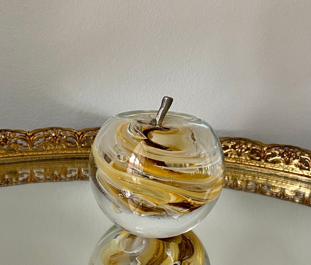 Beautiful ISLE of WIGHT Art Glass Apple With White, Cream, Yellow and ...