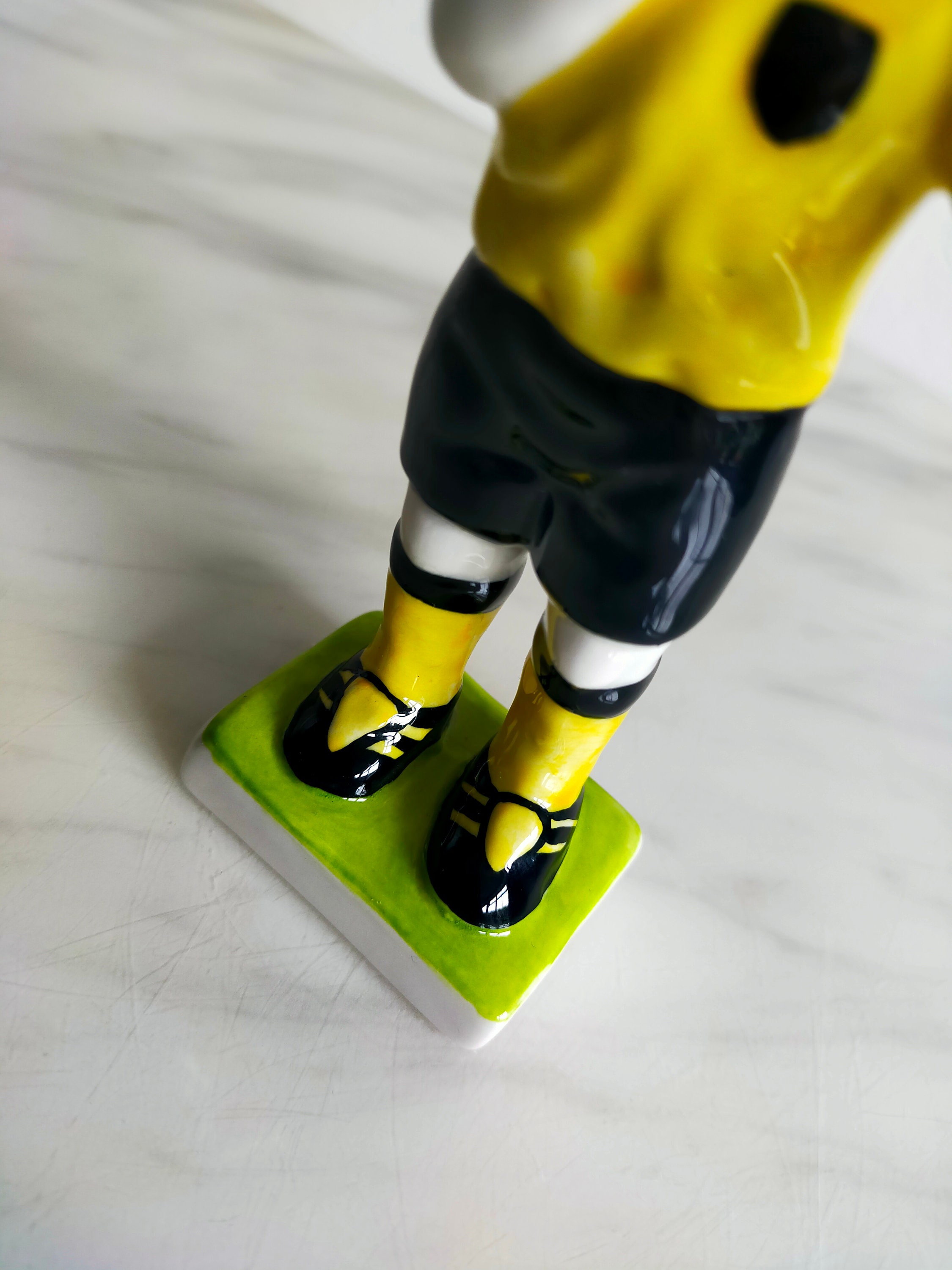 Lorna Bailey Model of referee the Cat From the Lorna Bailey Football ...