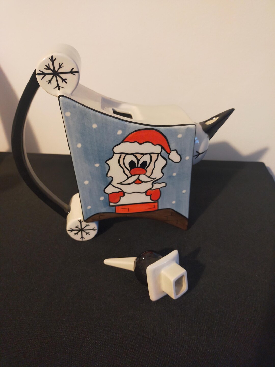 Lorna Bailey Concave Teapot Christmas Eve Design. Old Ellgreave Pottery ...