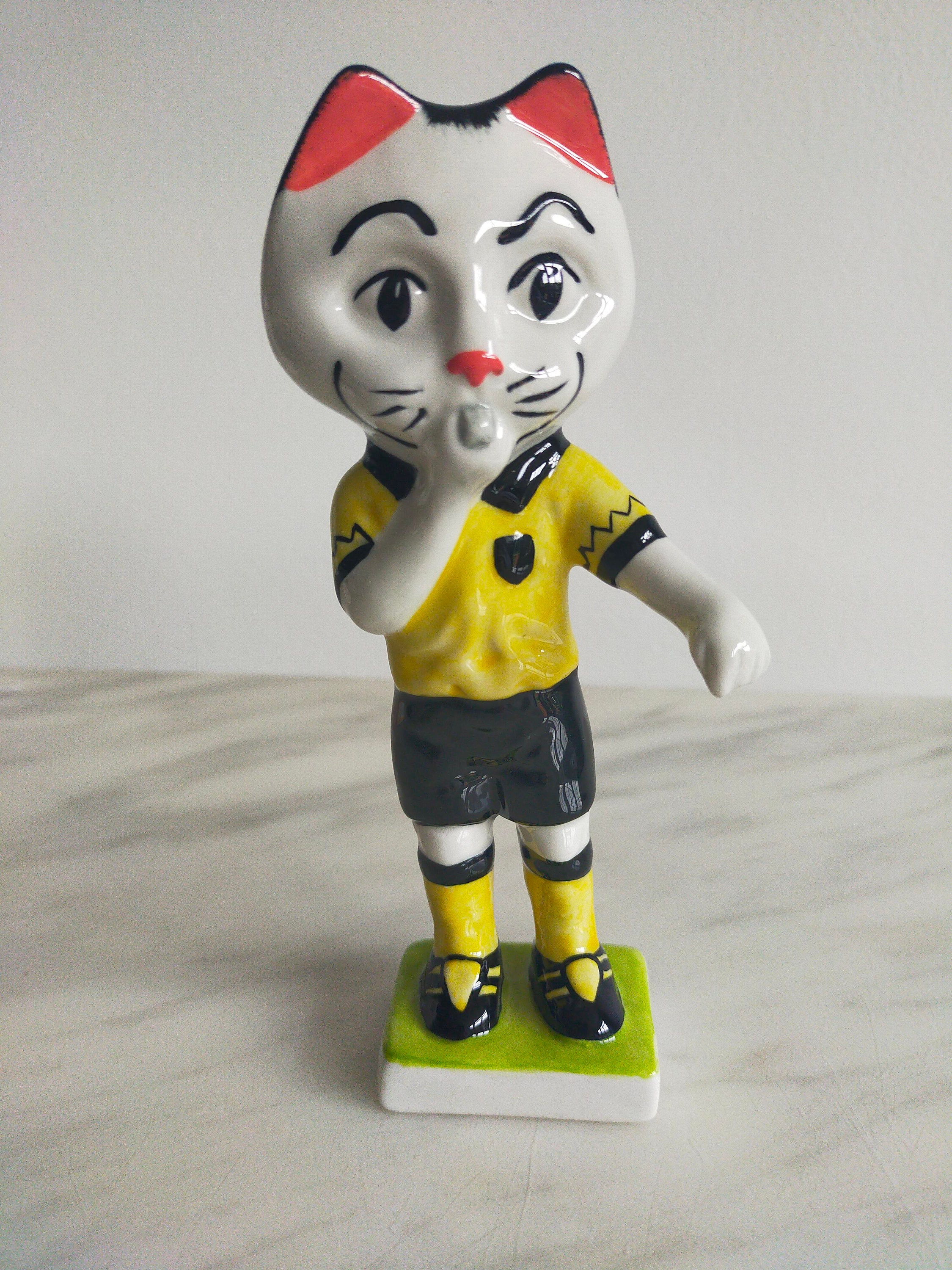 Lorna Bailey Model of referee the Cat From the Lorna Bailey Football ...