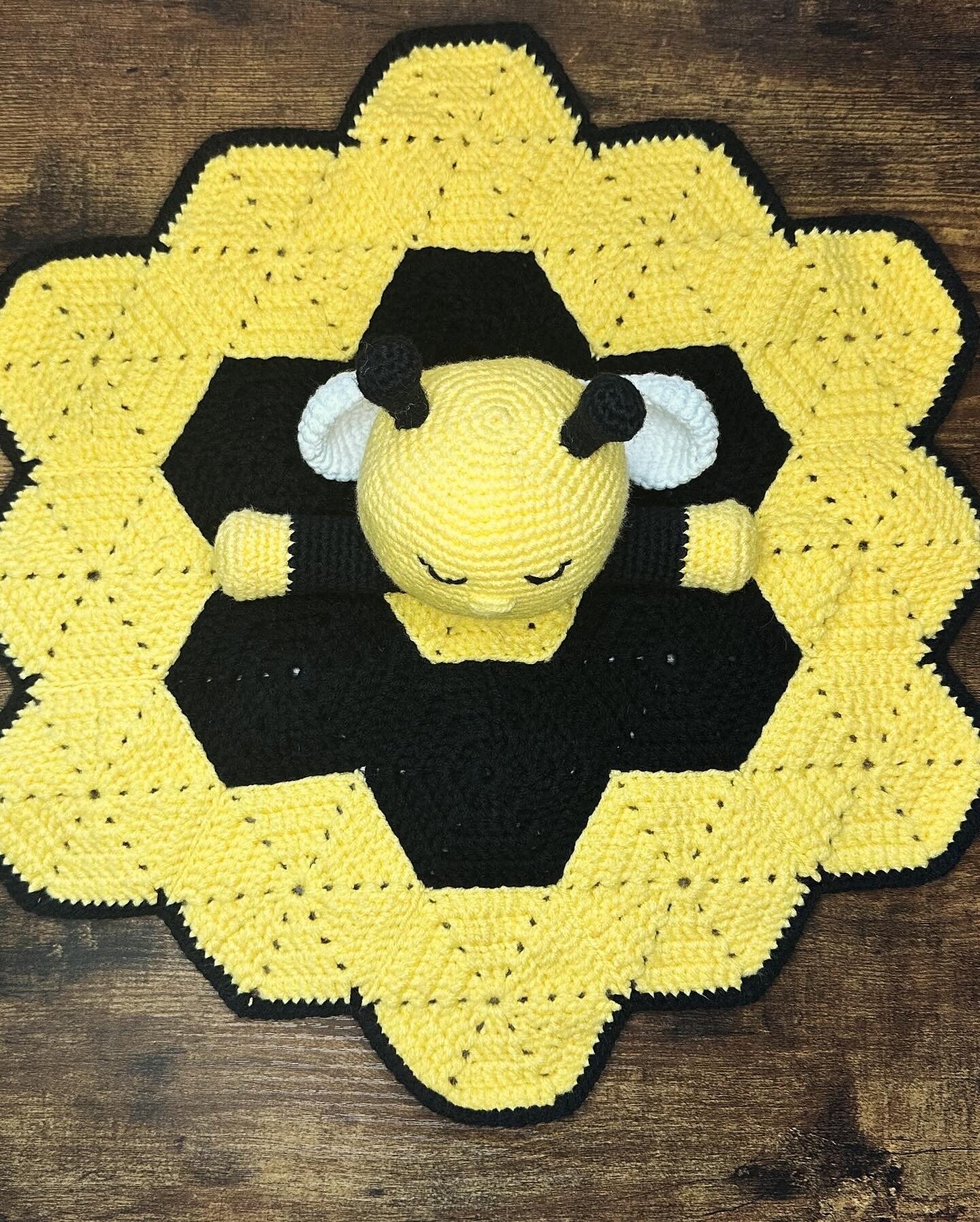 Honeycomb Bee Lovey Crochet Pattern! - Etsy