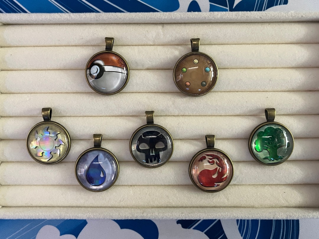 Pendant Keychains Pokémon and Magic the Gathering | Pokemon & MTG Gifts ...