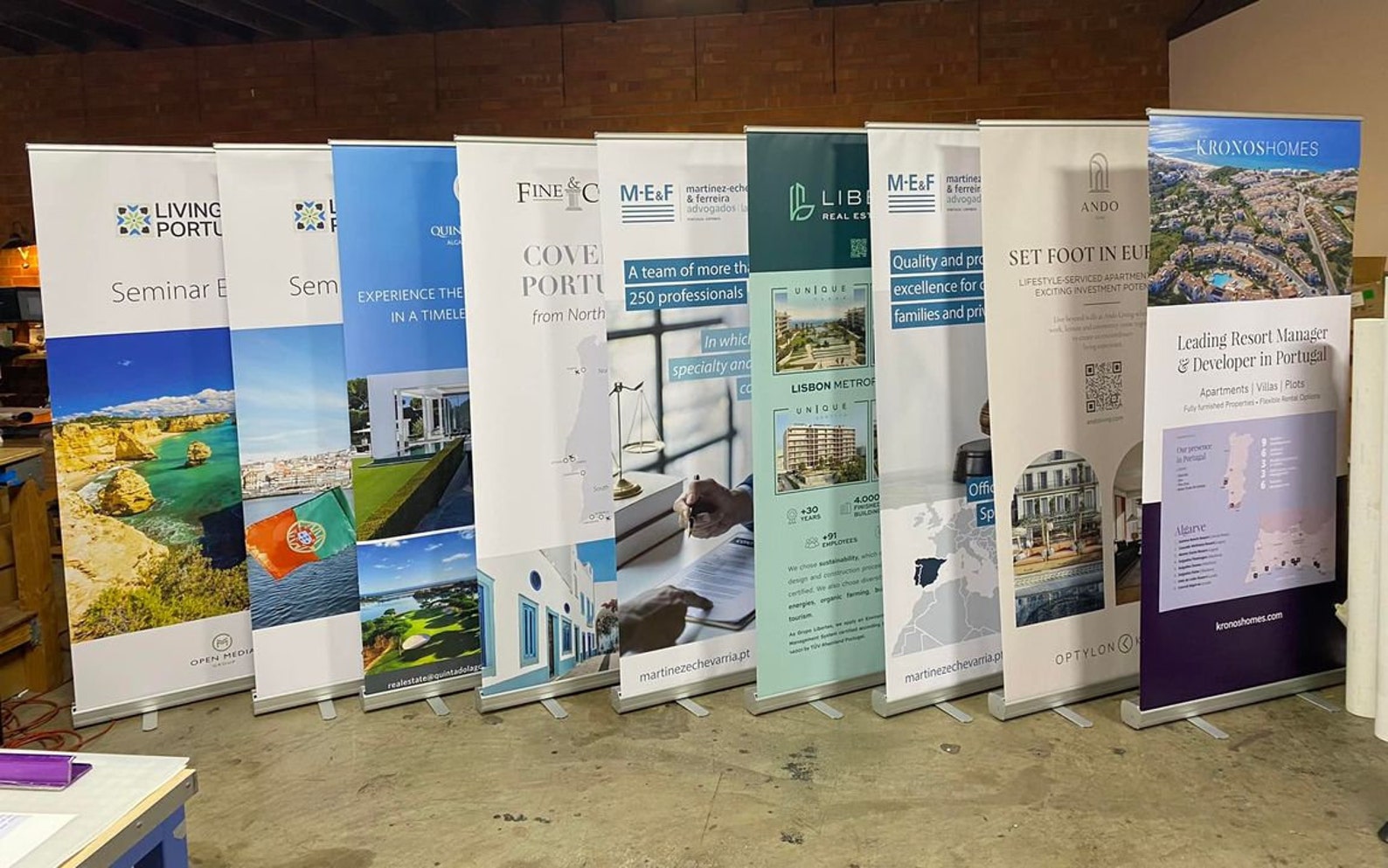 Custom Retractable Banner, Roll up Banner, Pop up Banner Stand ...