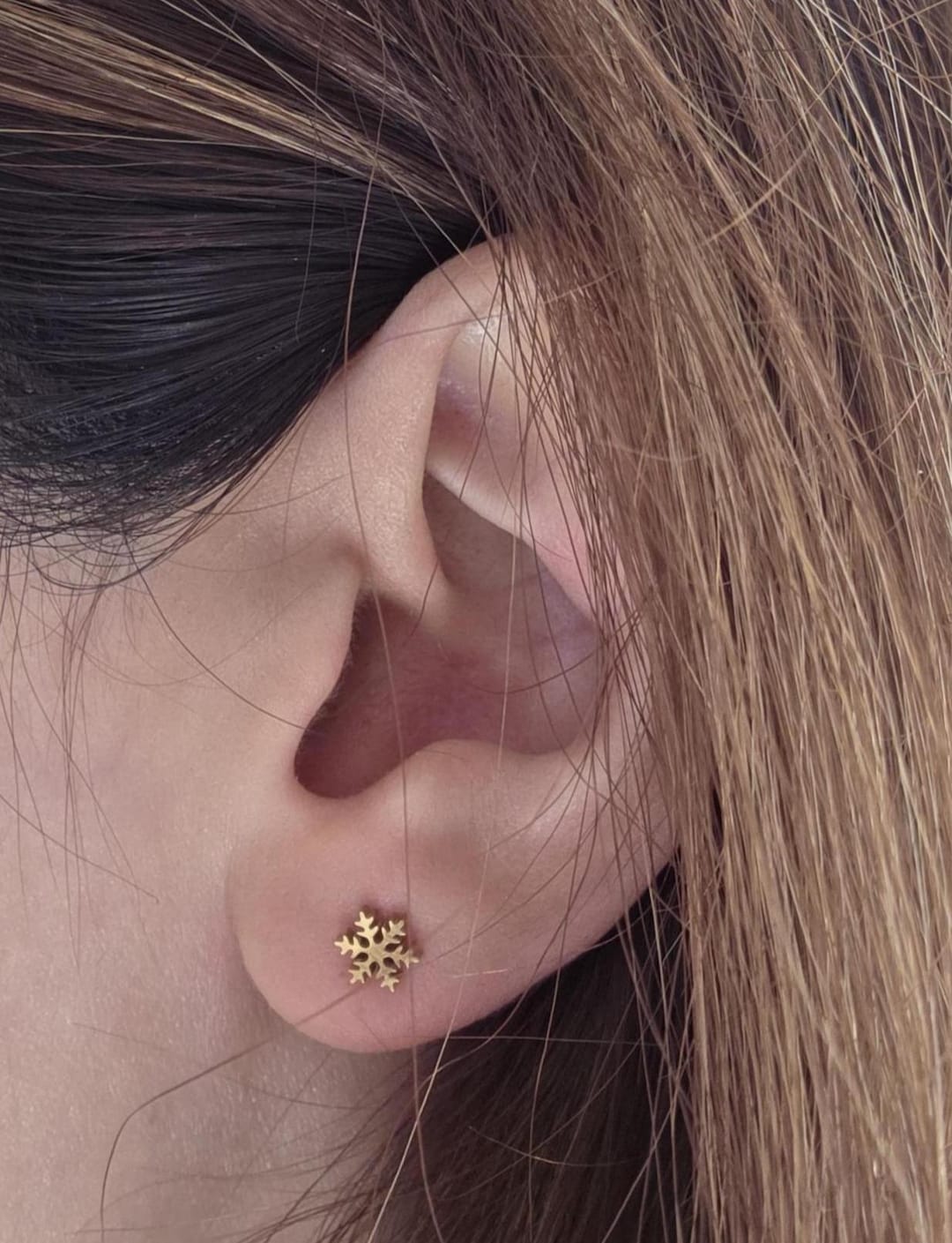 14K Gold Filled Dainty Snowflake Stud Earrings - Etsy