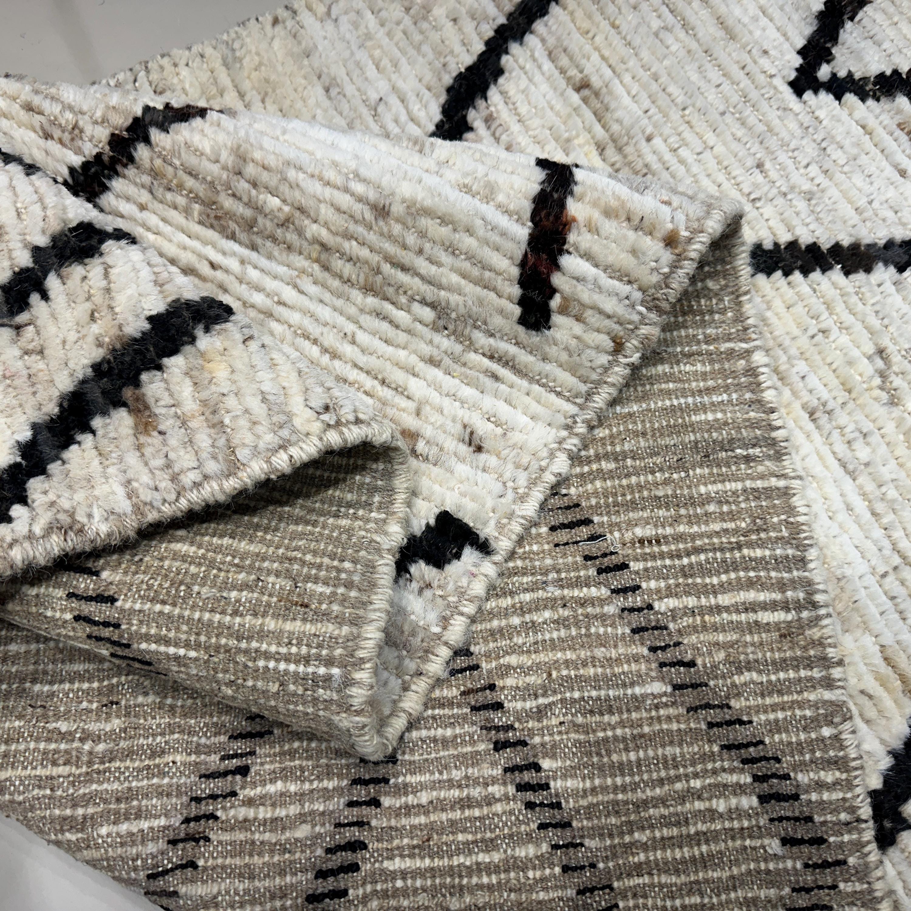 Handmade (2'10" X 8'5") Natural Moroccan Wool Runner Rug - Berber ...