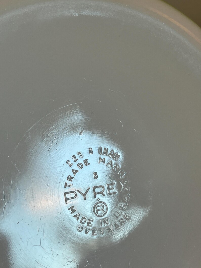 Vintage Pyrex 221 Lime Shallow Casserole/cake Pan/baking Dish - Etsy